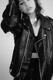 Chloé Chaidez - Biografía, edad, películas y series